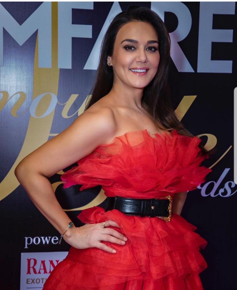 Preity Zinta Fan Club Peru Blog: Preity Zinta en el Filmfare Glamour ...