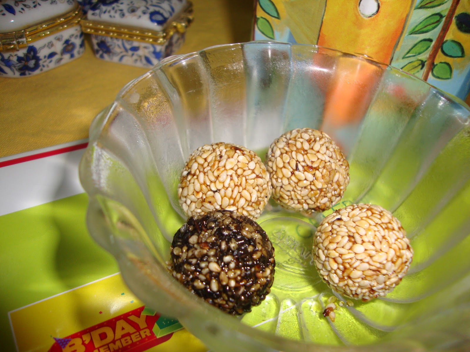 Khorisa: Til-or Laru (Sesame Balls)