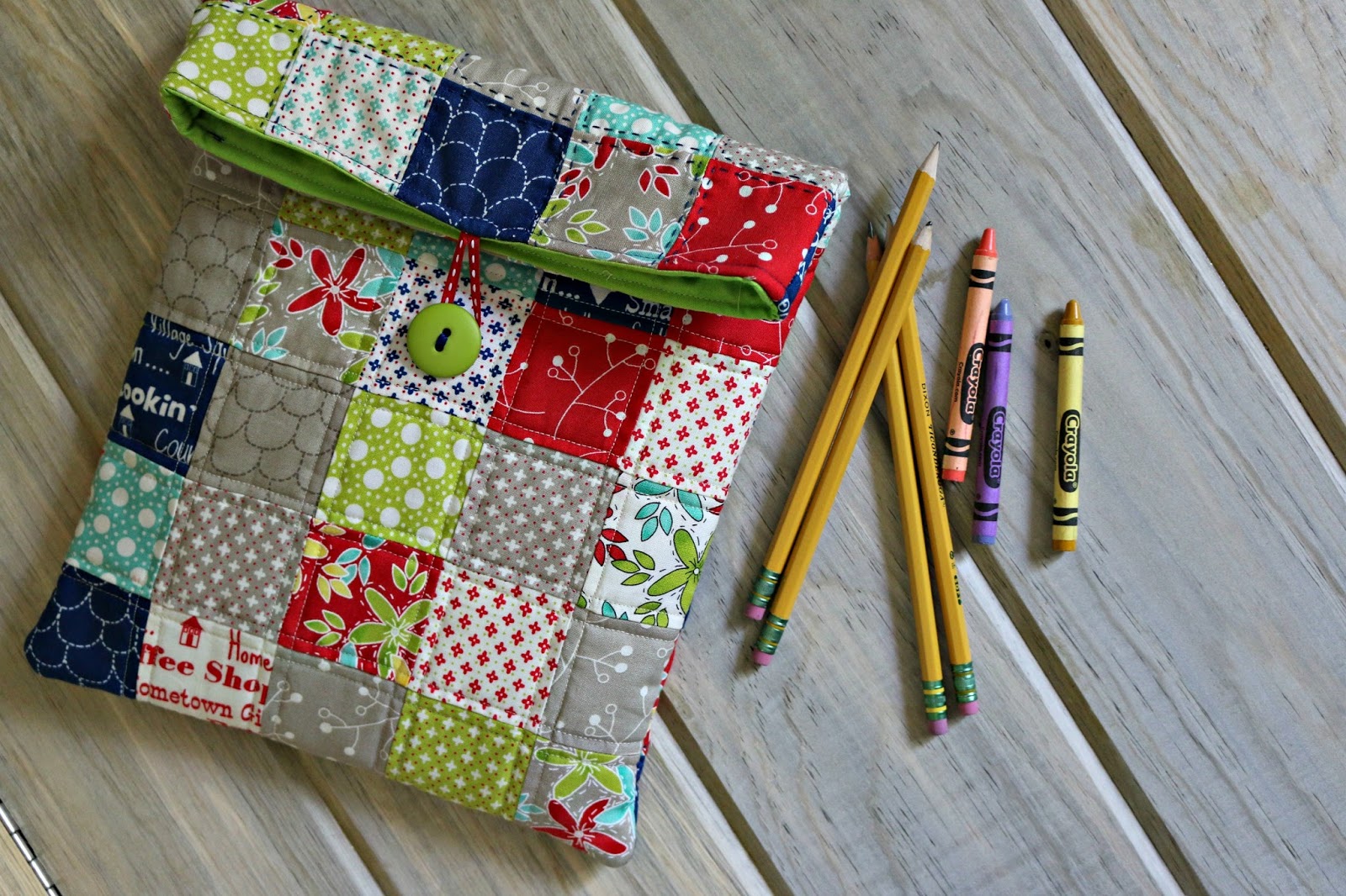 Sew Incredibly Crazy: Back to School I-Pad Pouch Tutorial and Giveaway