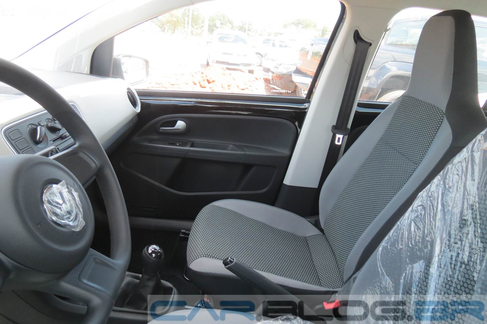 Volkswagen up! Move-up! - vídeo, itens e especificações