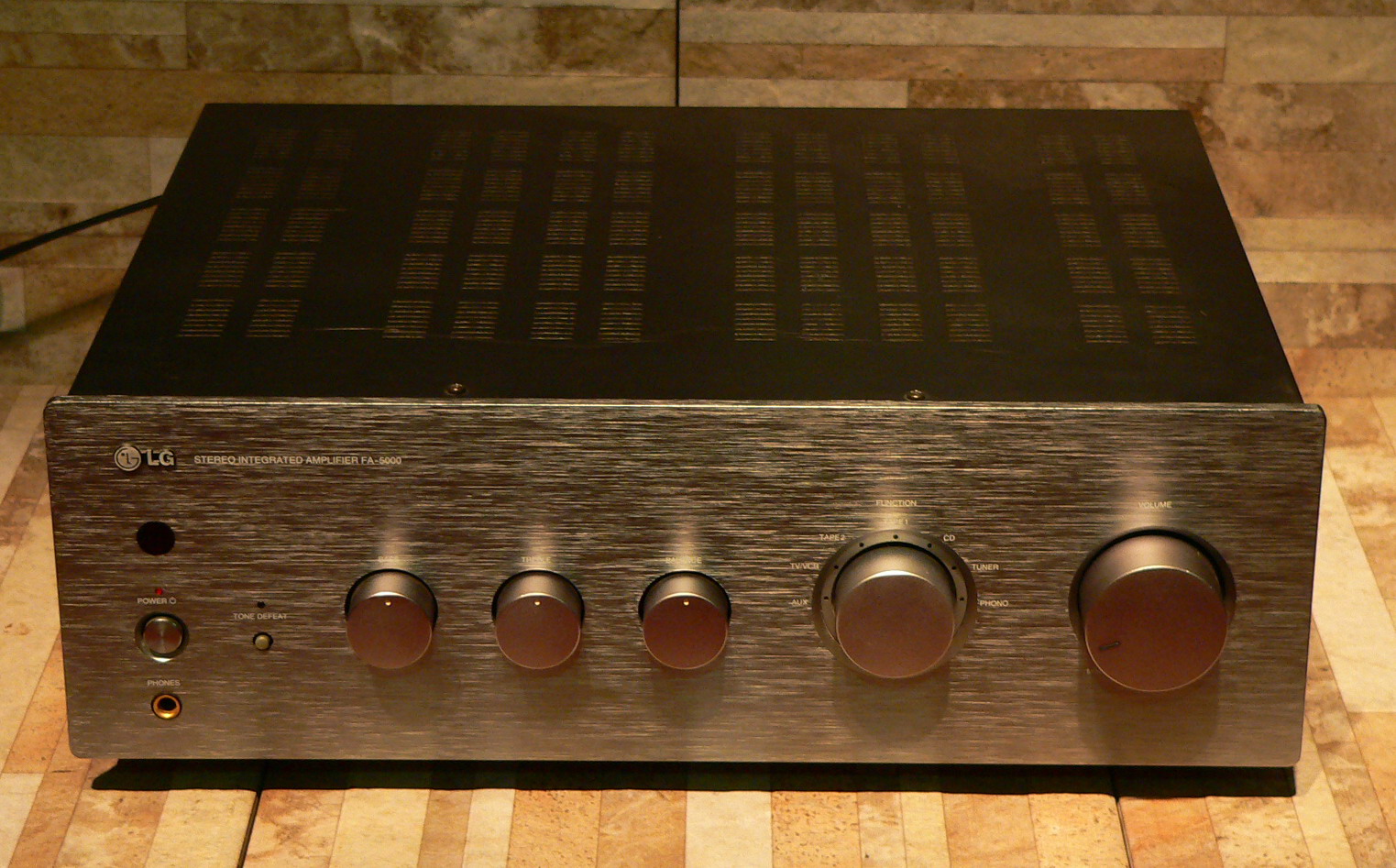 su-distribuidor audio hi-fi and hi-end: AMPLIFICADOR LG GOLDSTAR FA-5000 -SIN STOCK-