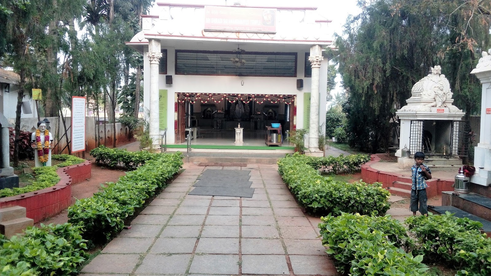 Saibaba Temples: Bangalore Kengeri Hunsemaradapalya Sai