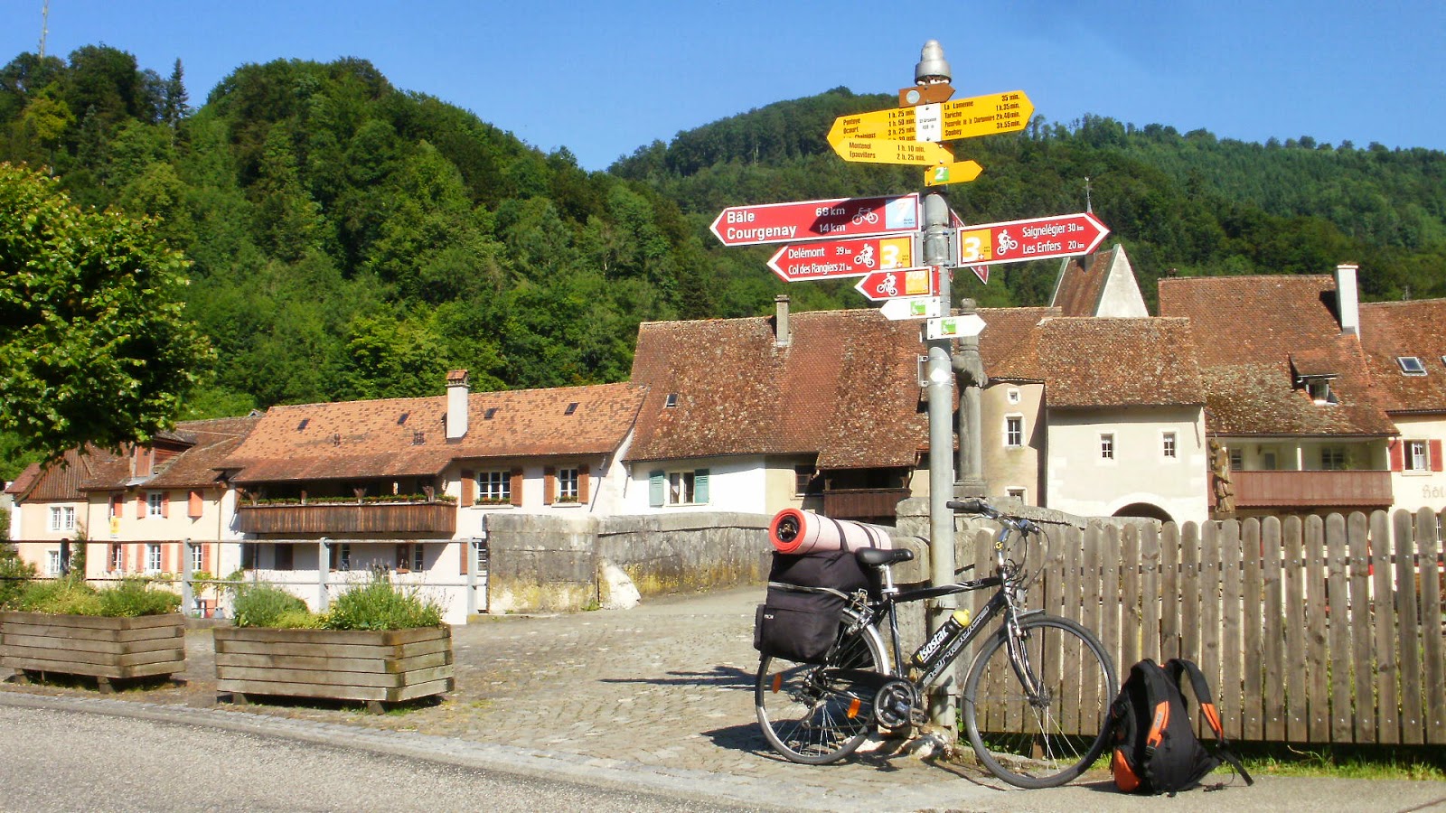 EXCURSII CU BICICLETA: Elvetia