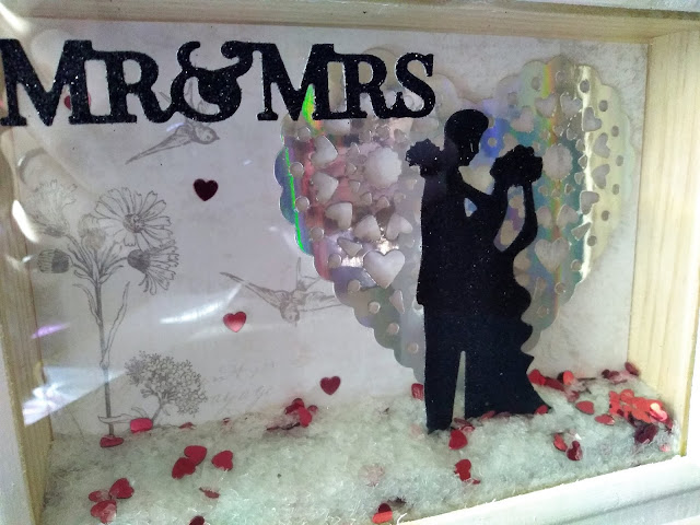 IcedImages: Wooden Wedding Box Frame