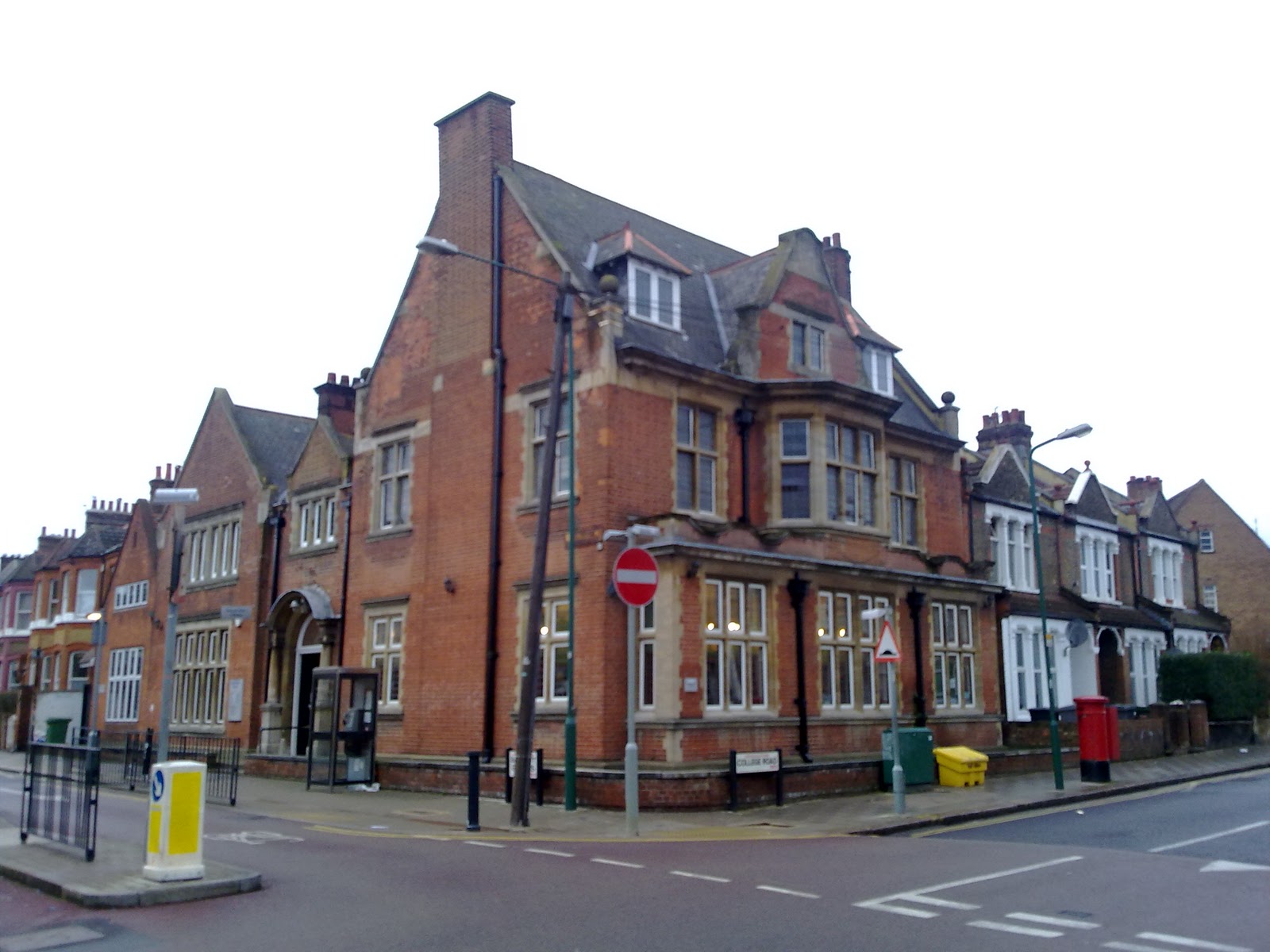 Skilled paid library workers not unpaid volunteers: Save Kensal Rise ...