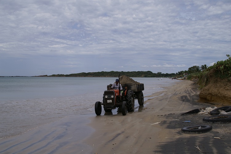 Walks in Eastern Sri Lanka: Pulmoddai & Arisimalai