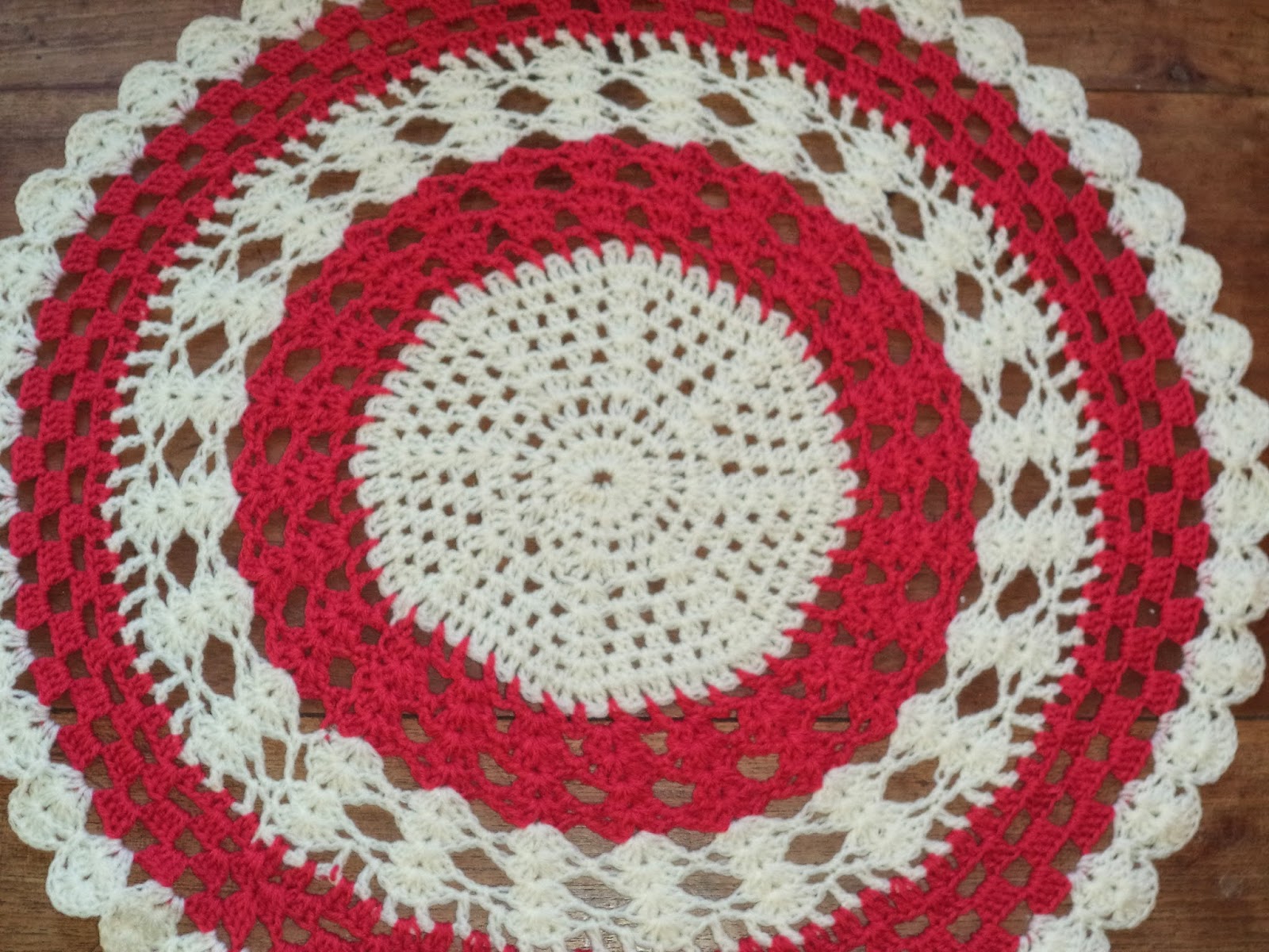 Uniquely Crocheted Round Table Topper Centrepiece ~ Ultimate Weaves ...