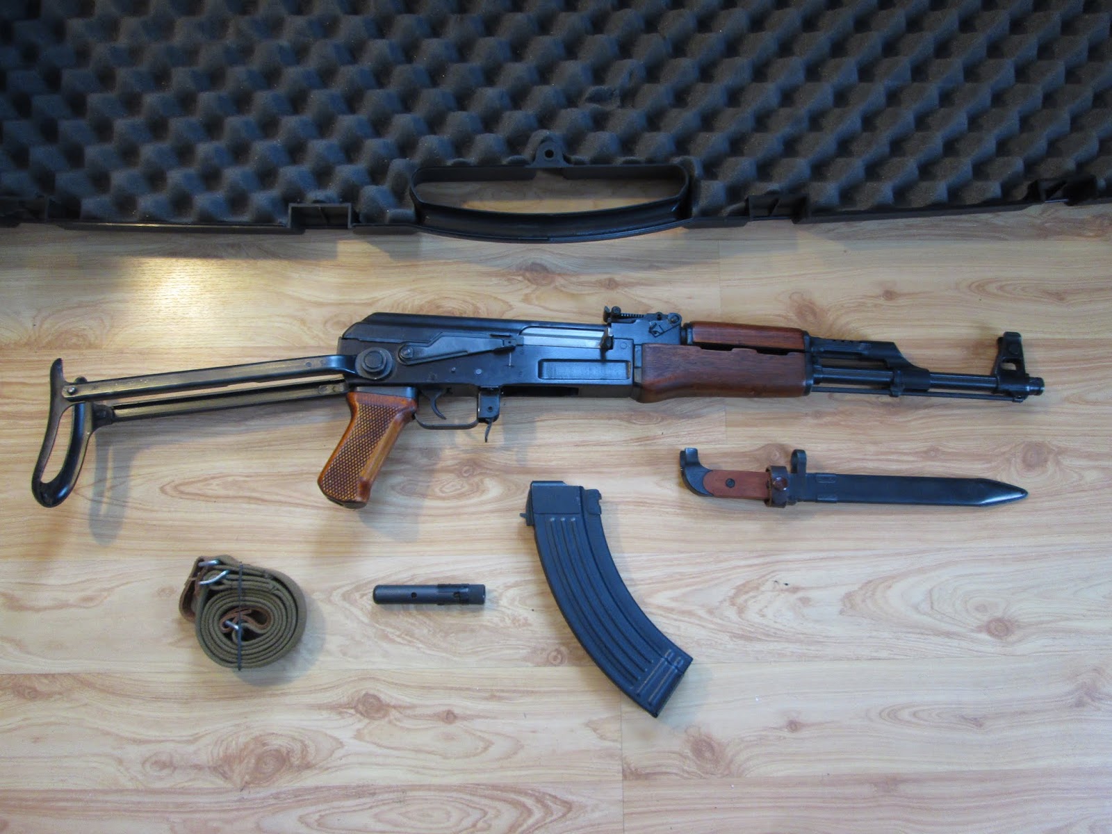 The Chinese AK-47 Blog: Polytech Legend Milled Under-Folder AK-47S