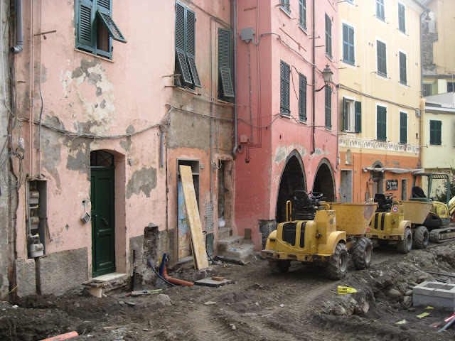 I'm an Outlaw, Not a Hero: Vernazza, Via Roma Part 1, Cinque Terre, Italy.
