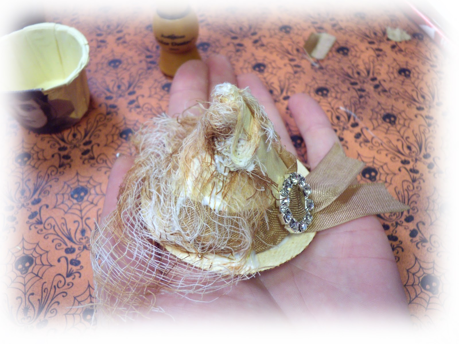 Glitter Tart Designs: Vintage Witch Nut Cup ~ Tutorial