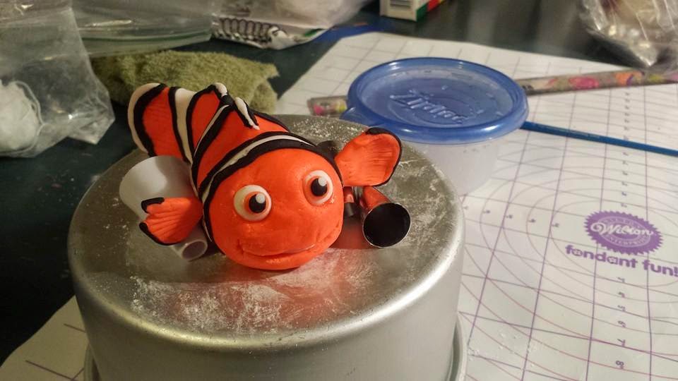 Cassie's Cakes and Sweets: Finding Nemo: Sculpting Fondant Characters