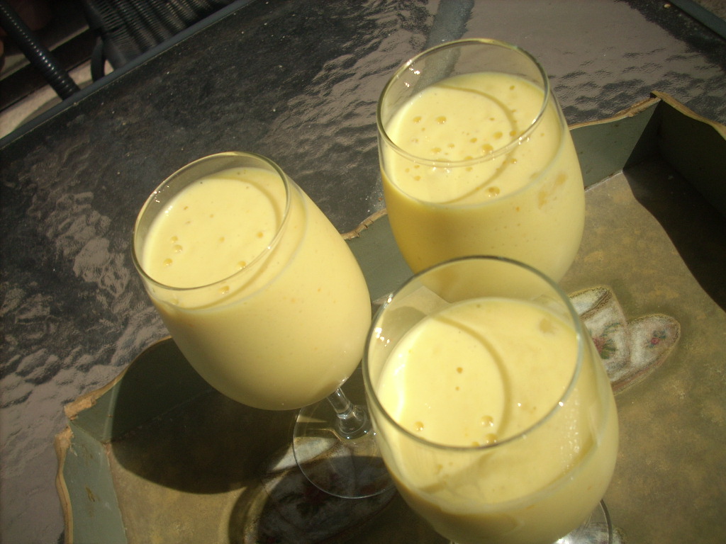 Canela kitchen (gloria): Mango,cardamom and orange Lassi
