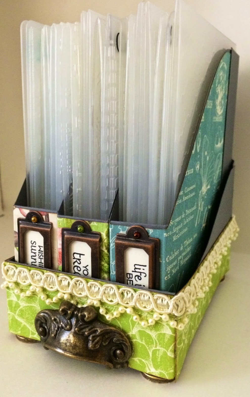 Papercraft Goddess: Fun with foldy stuff!