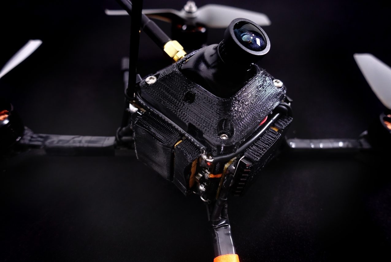 DRL RacerX, il drone da corsa più veloce al mondo: 289 km/h ...