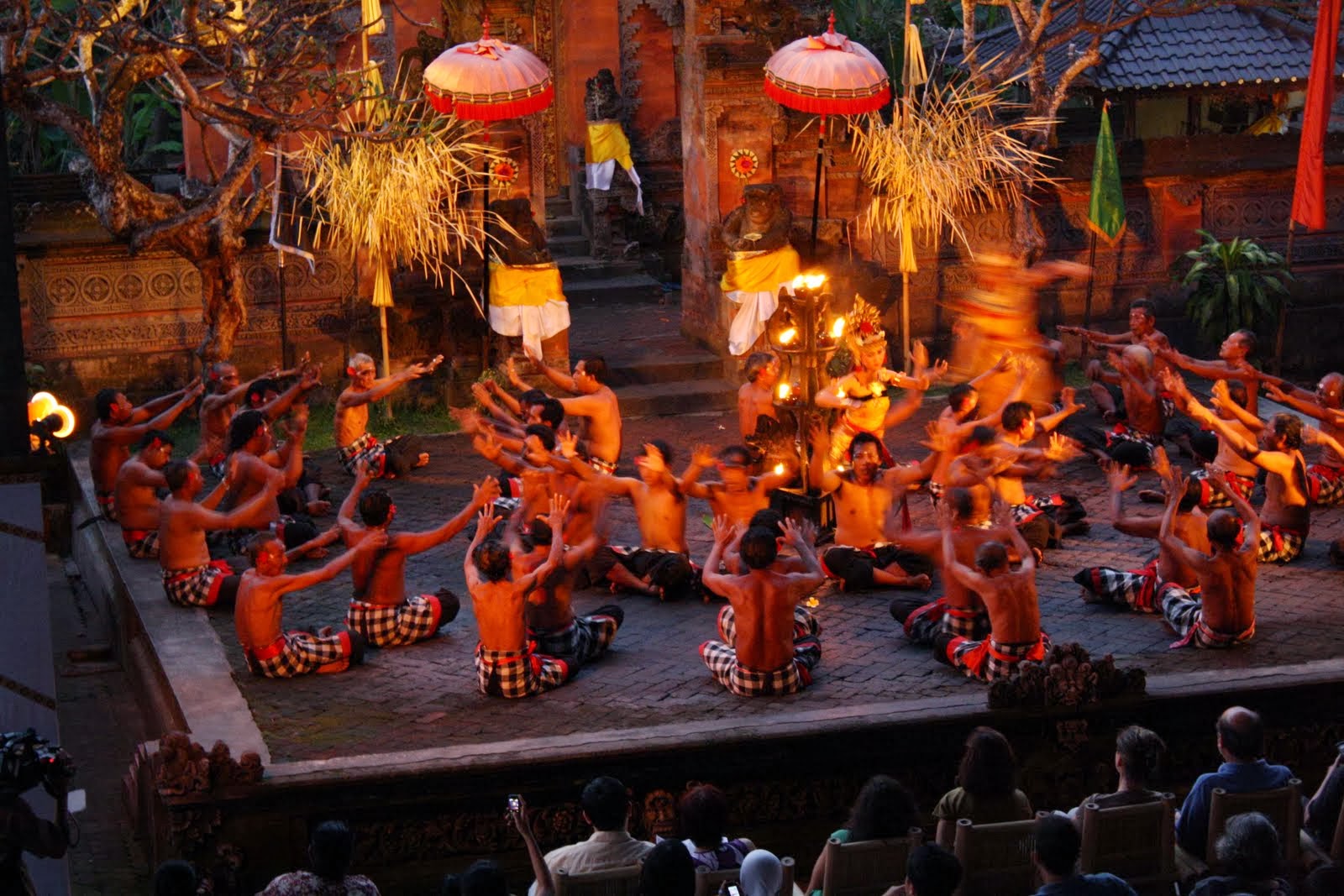 KECAK DANCE ~ INDONESIA'S BEAUTY