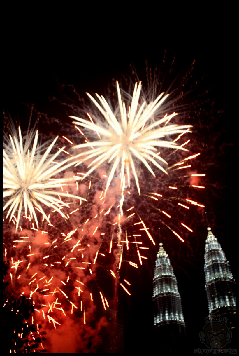 Firework Display at KLCC on Malaysia Day Eve ~ Live Your Dream