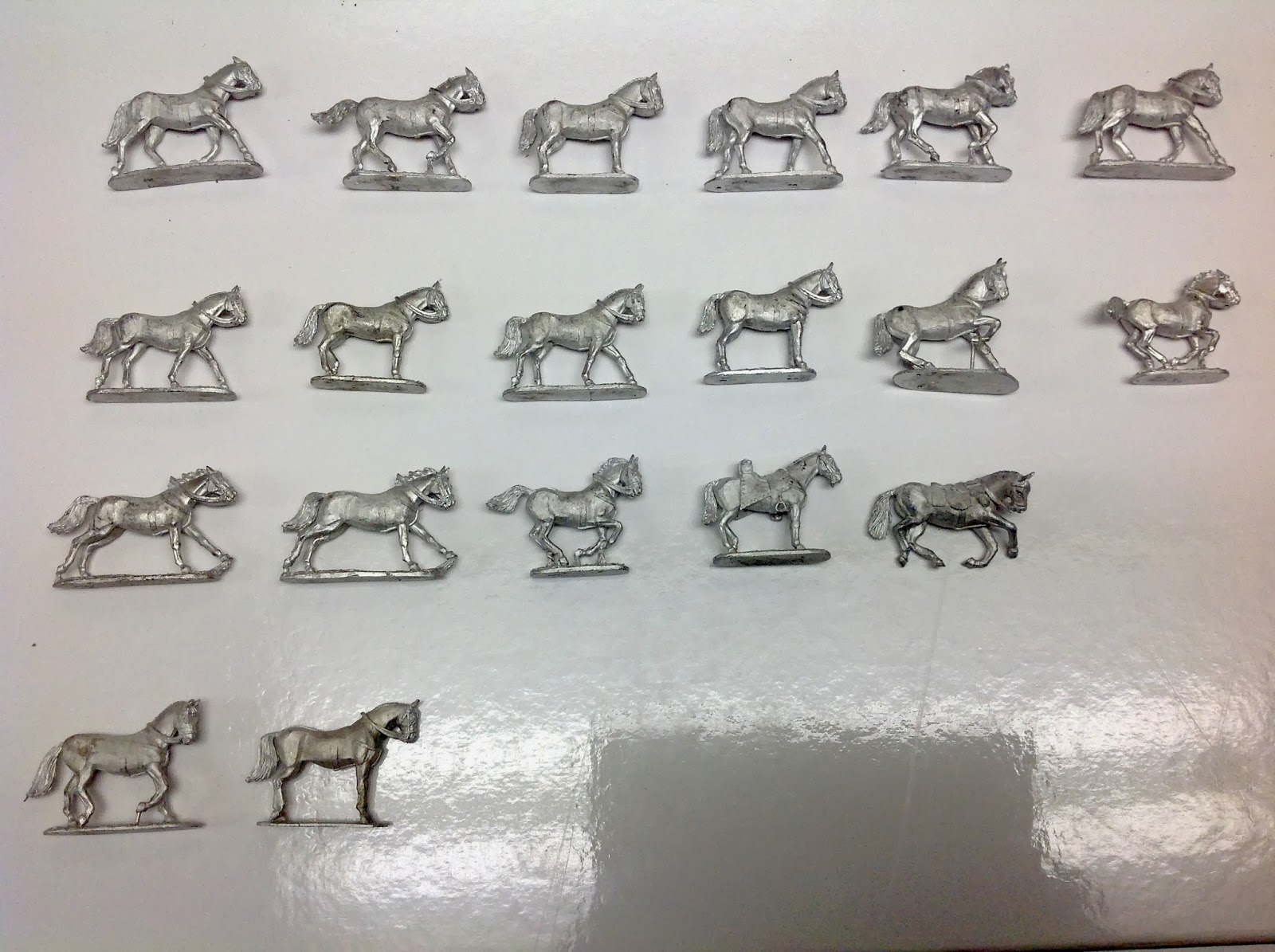Minden Miniatures with Fife & Drum: Minden's Herd of 19 Horse Poses