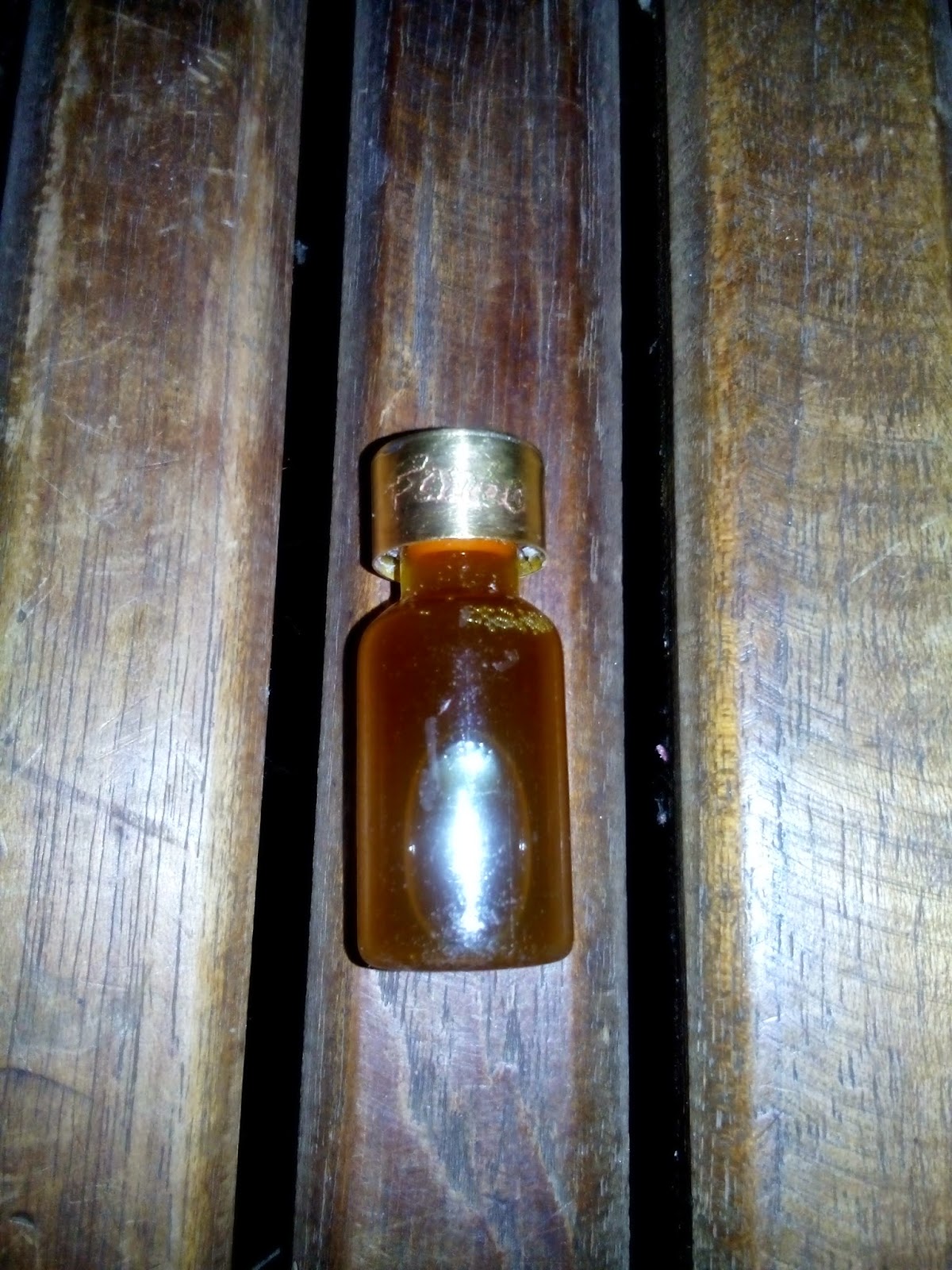 Minyak wangi Fanbo 76 (kemasan botol pns timbul) | pusat minyak mistik