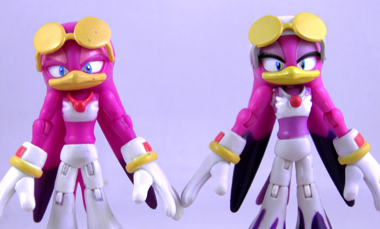 She's Fantastic: Sonic Free-Riders WAVE THE SWALLOW - Variant!