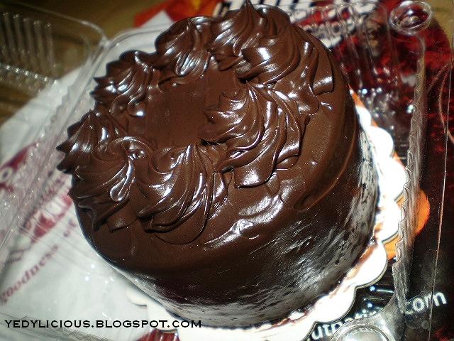 Tablea Cake by Tsoko Nut Batirol | YedyLicious Manila Food Blog in the ...