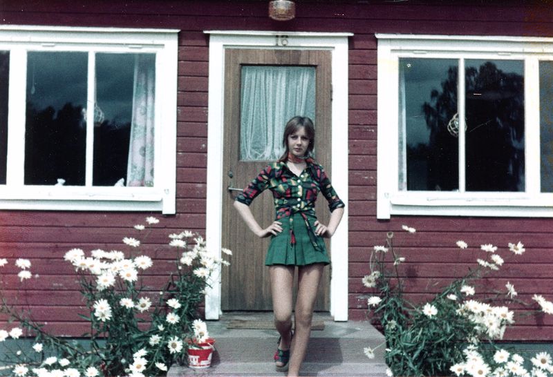 24 Color Snapshots of Women Posing with Flowers in the 1960s | Vintage ...