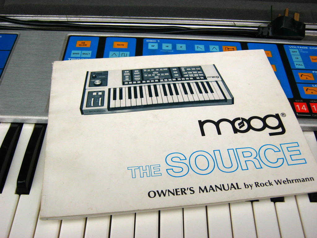 MATRIXSYNTH: Vintage MOOG The Source SN 1869