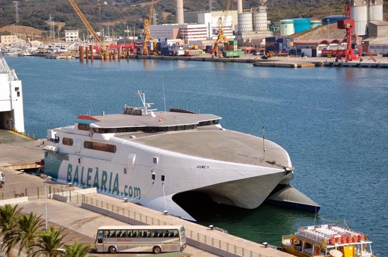 FERRYBALEAR: El Rápido "Jaume II" de Baleària, realiza su varada en ...