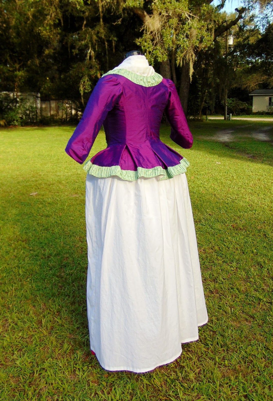 The Antique Sewist: Casaquin Jacket - Purple & Green Silk