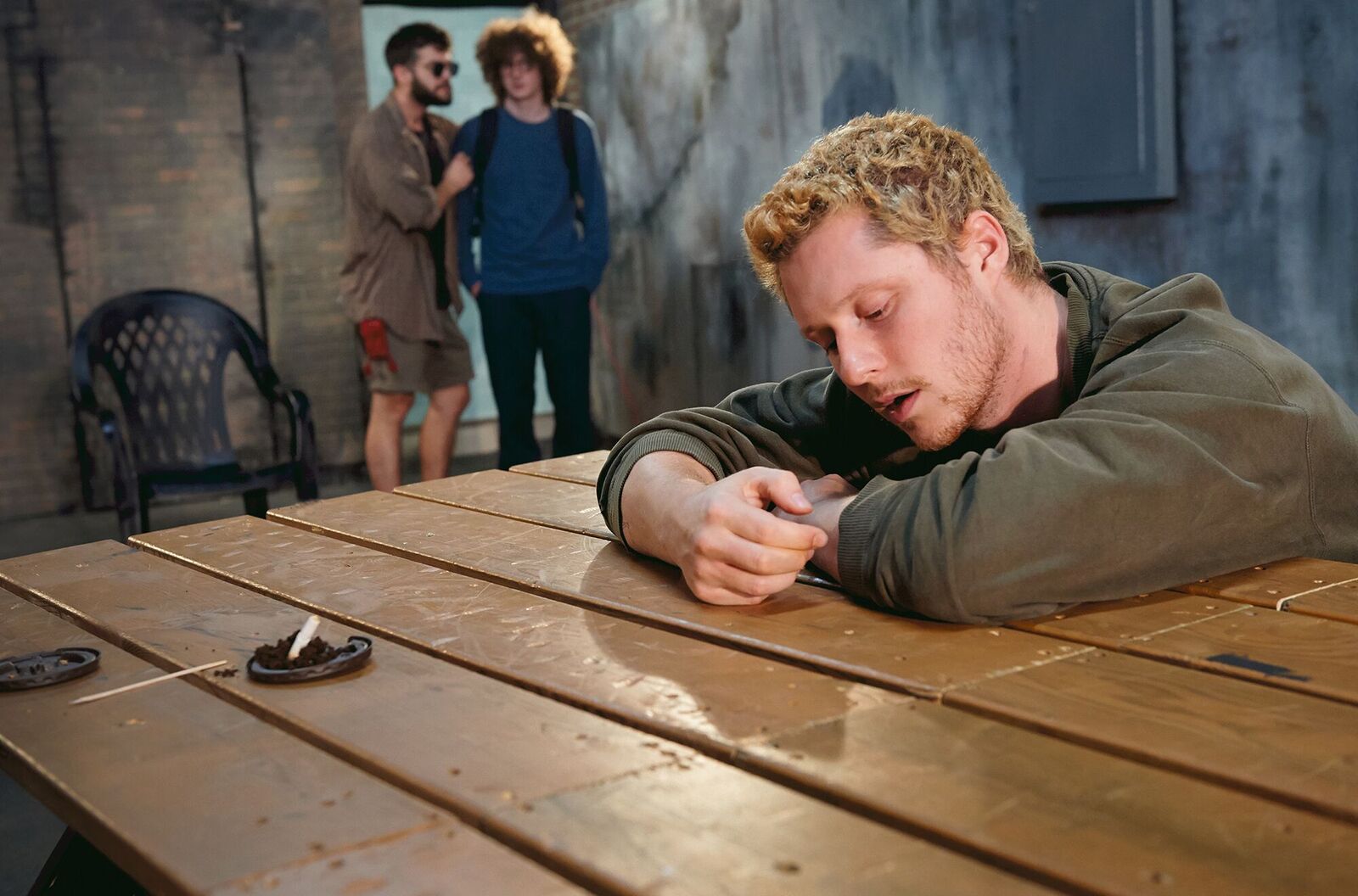 JAMES KARAS - REVIEWS AND VIEWS: THE ALIENS – REVIEW OF COAL MINE ...