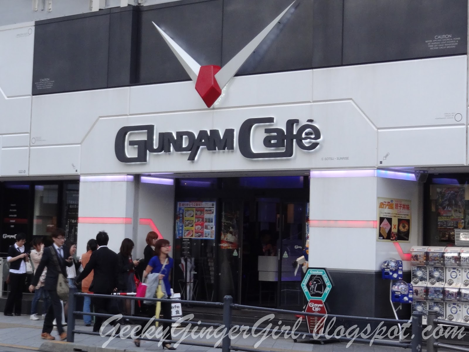 Geeky Ginger Girl: Japan Series! - Gundam Café!