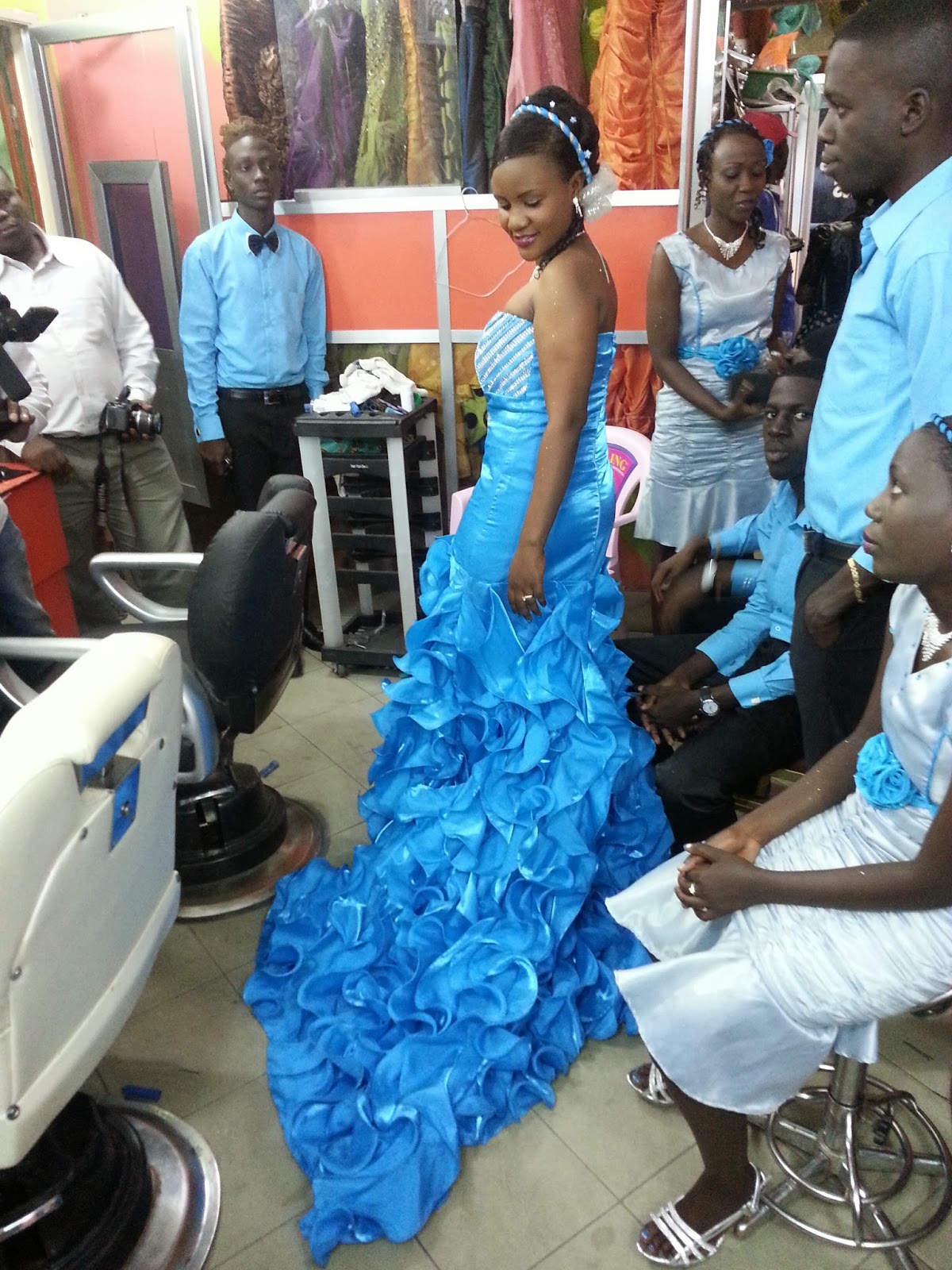 Mama JJ Fashion: TUNASHONA NA KUBUNI MITINDO MBALIMBALI YA NGUO ZA ...