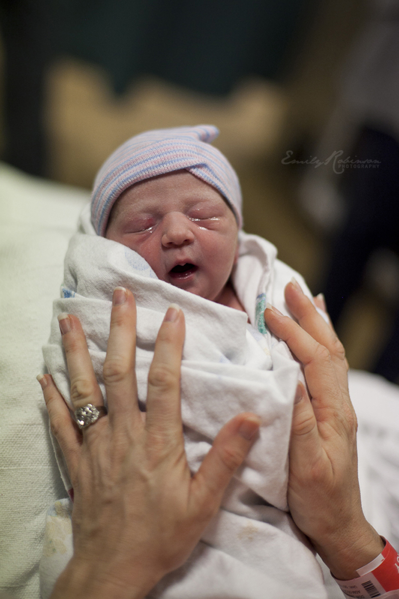 Woman Gives Birth Outside Florida Hospital, ~ Must See how To?