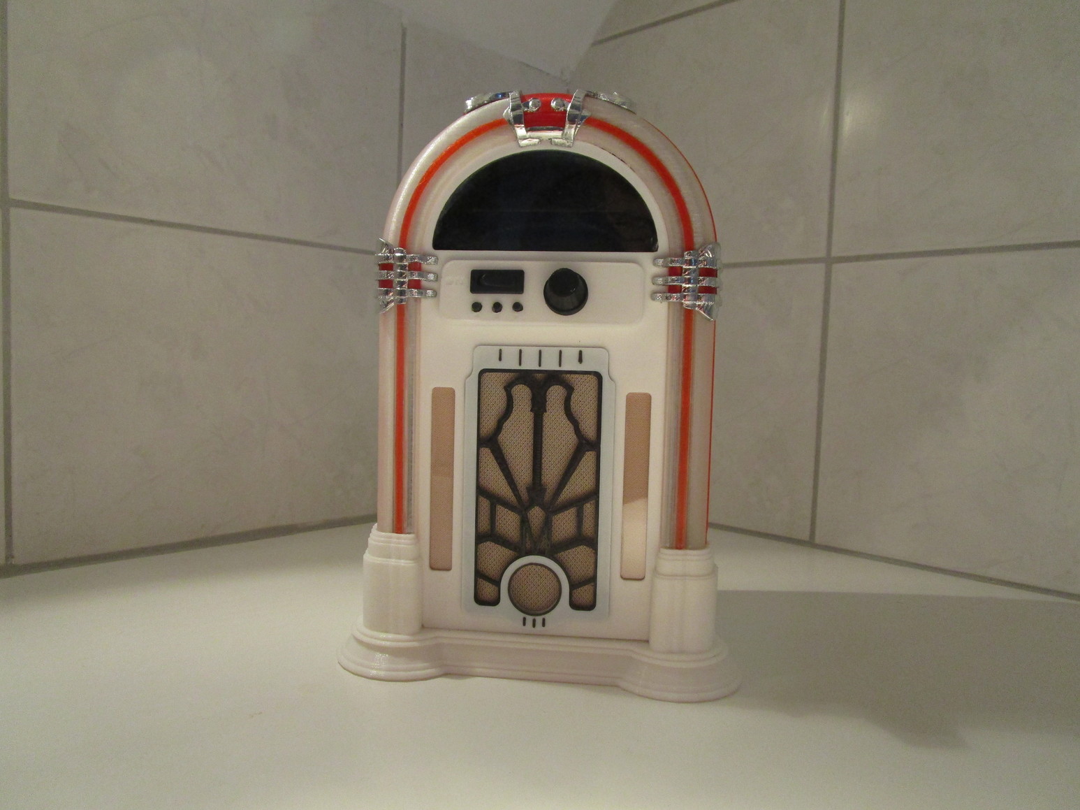 Tiny Jukebox with arduino and mp3 shield