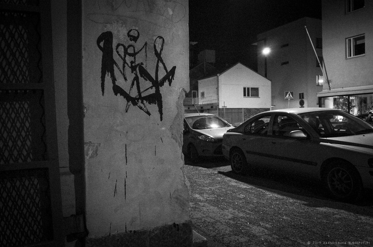 Kaksoiskuva: Diginoir