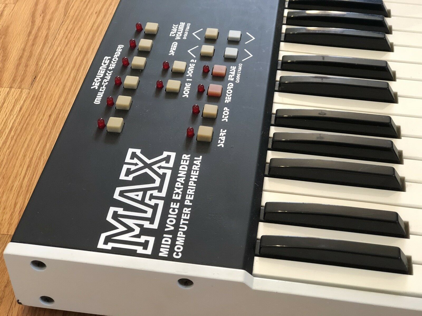 MATRIXSYNTH: Modded Sequential Circuits Max Synth