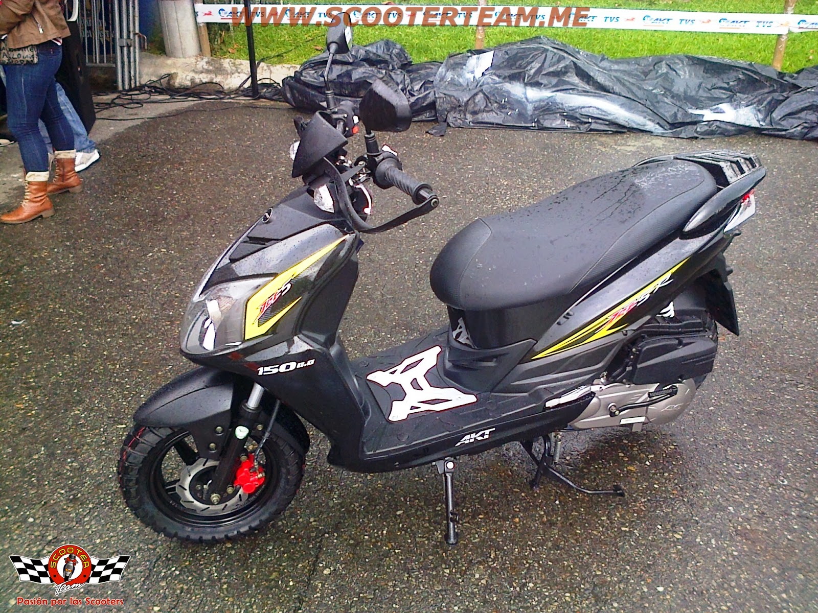 SCOOTER TEAM: Sábado de pruebas de la nueva AKT Jet 5 150cc