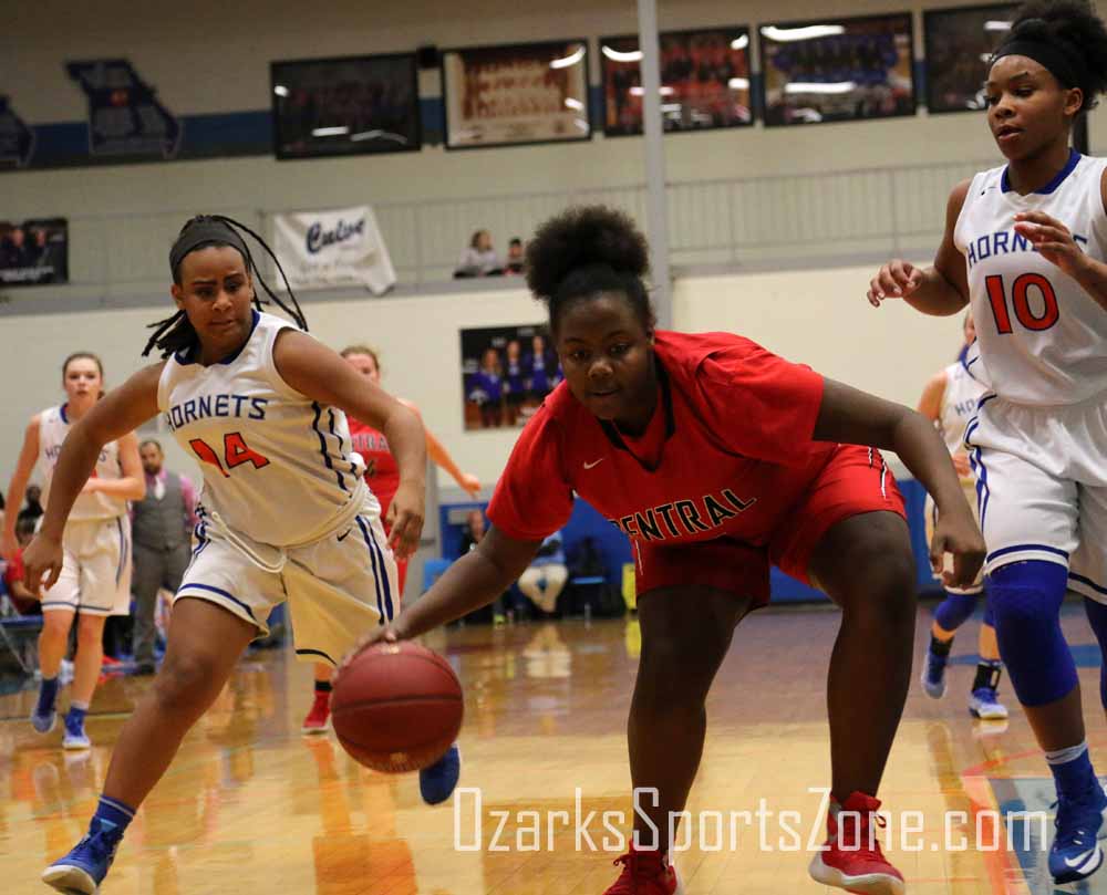 Central Lady Bulldogs' Sakirah Jones