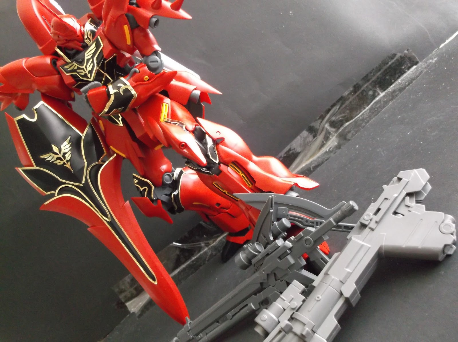 Gundam Information Center: 1/100 MG MSN-06S Sinanju OVA Review