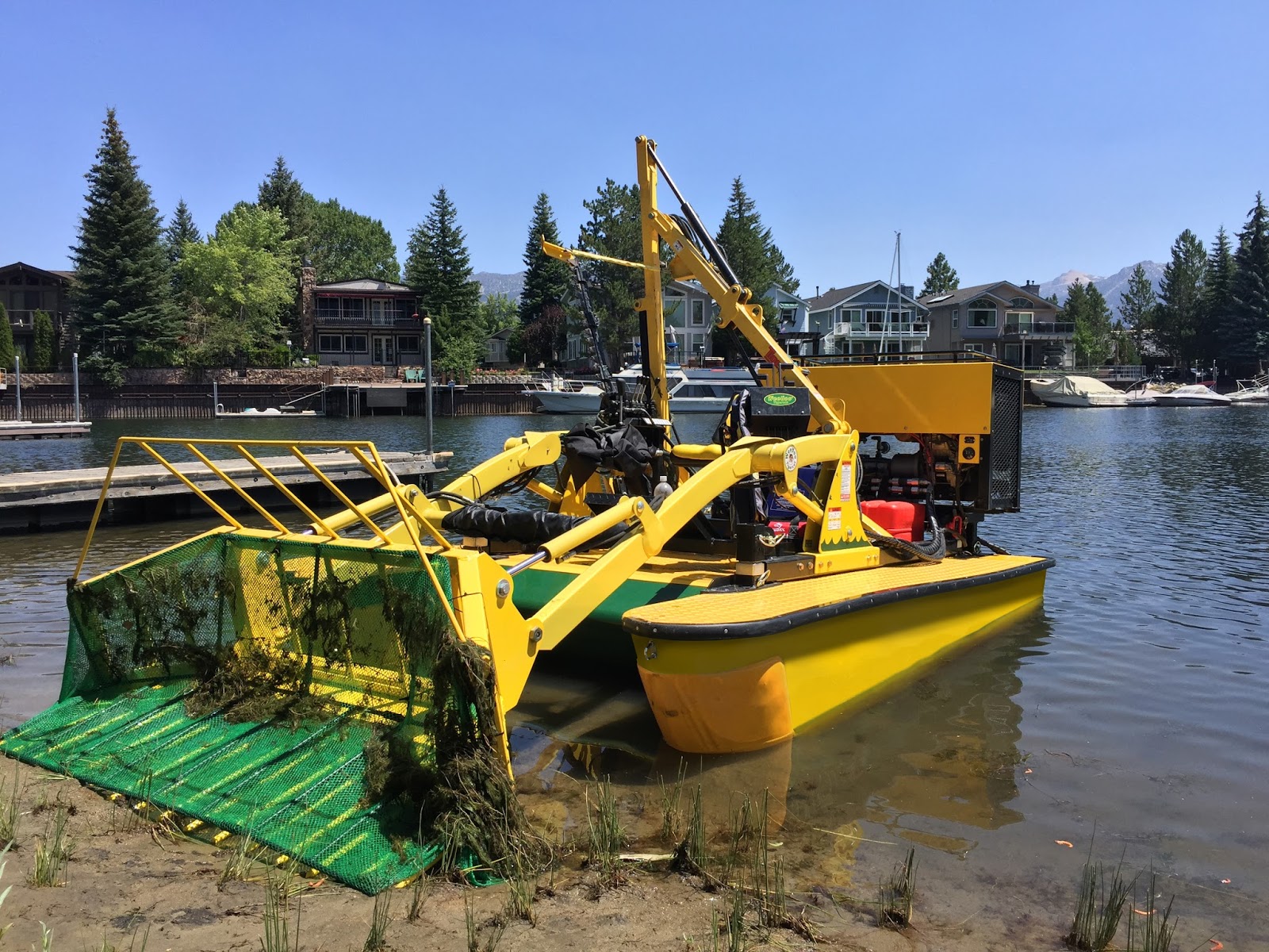 Work Boats, Weed, Algae Control Removal Equipment - Weedooboats