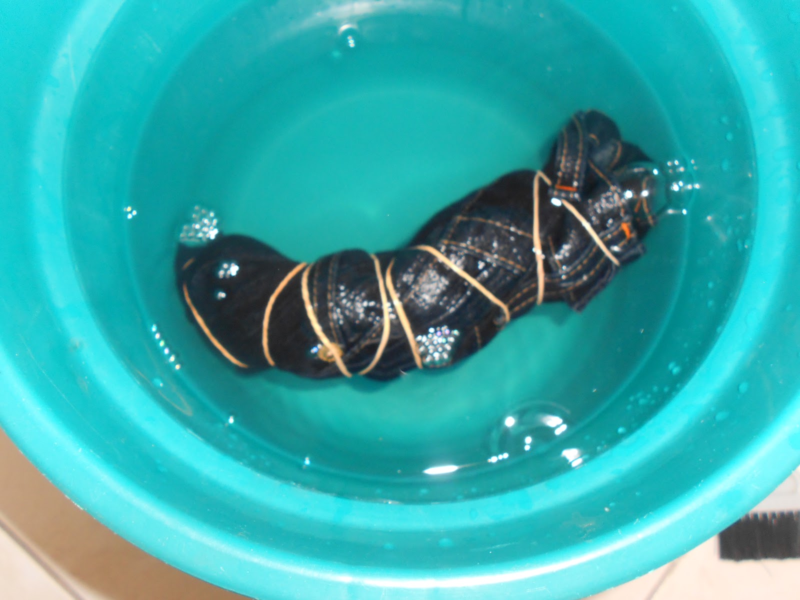 De menina pra menina: Como desbotar um Jeans