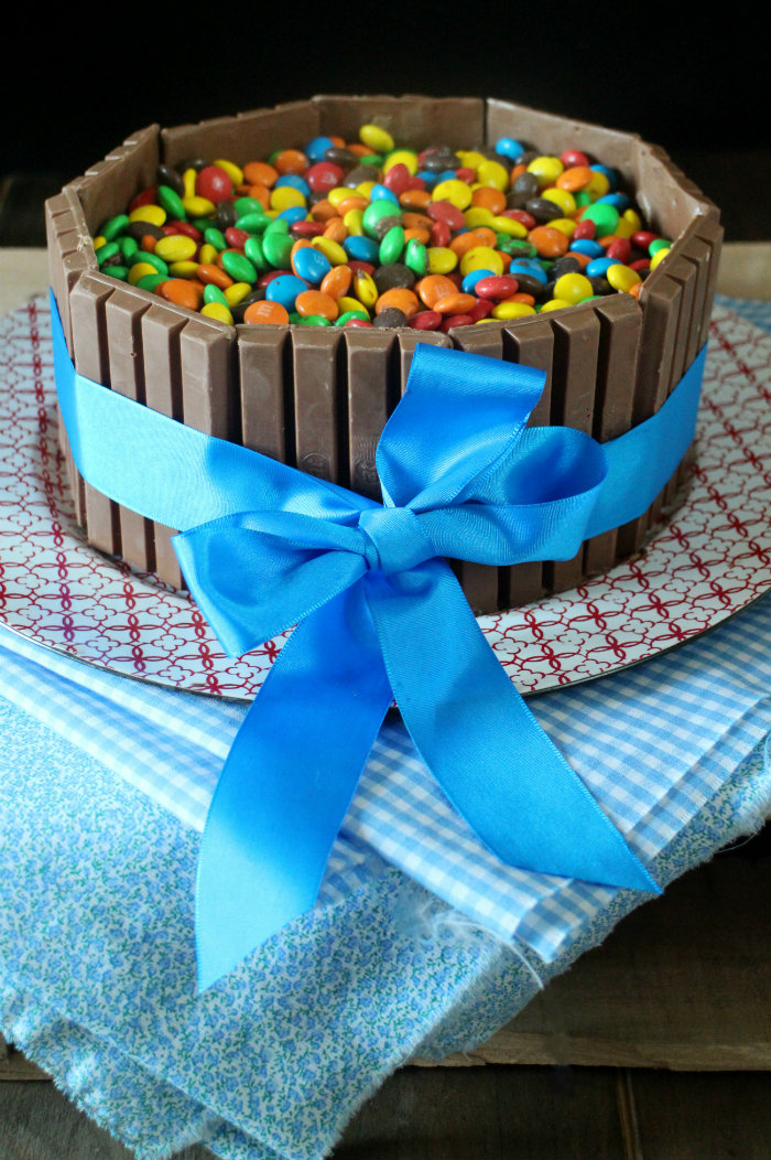 Tarta de Kit Kat y M&M´s - Cook the cake