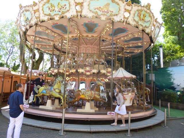 Zombie Parent's Guide: Bruparck and the Atomium, Brussels