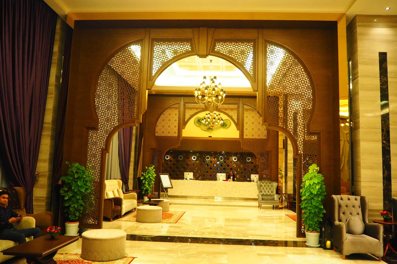 Kee Hua Chee Live!: AL-MEROZ IS BANGKOK'S FIRST AND ONLY ISLAMIC, FULLY ...