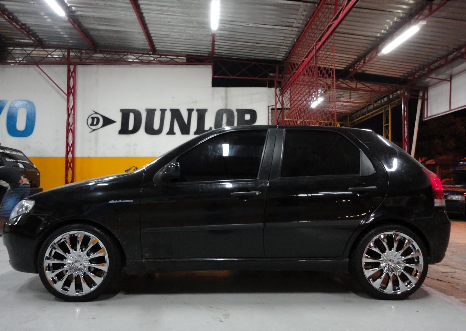 O MELHOR COM JJ: PALIO COM RODAS ARO 17