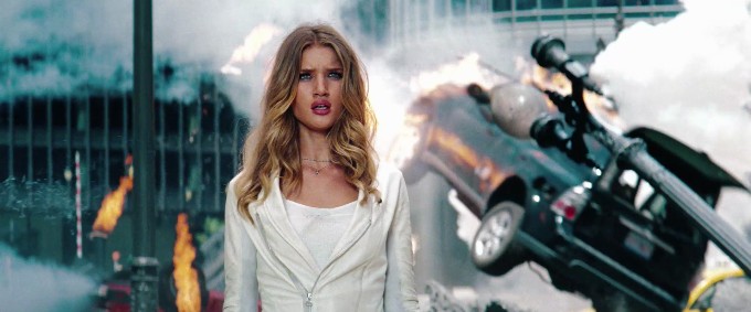 Transformers Dark of the Moon Stills,Story,Pics - The Hollywood Actress
