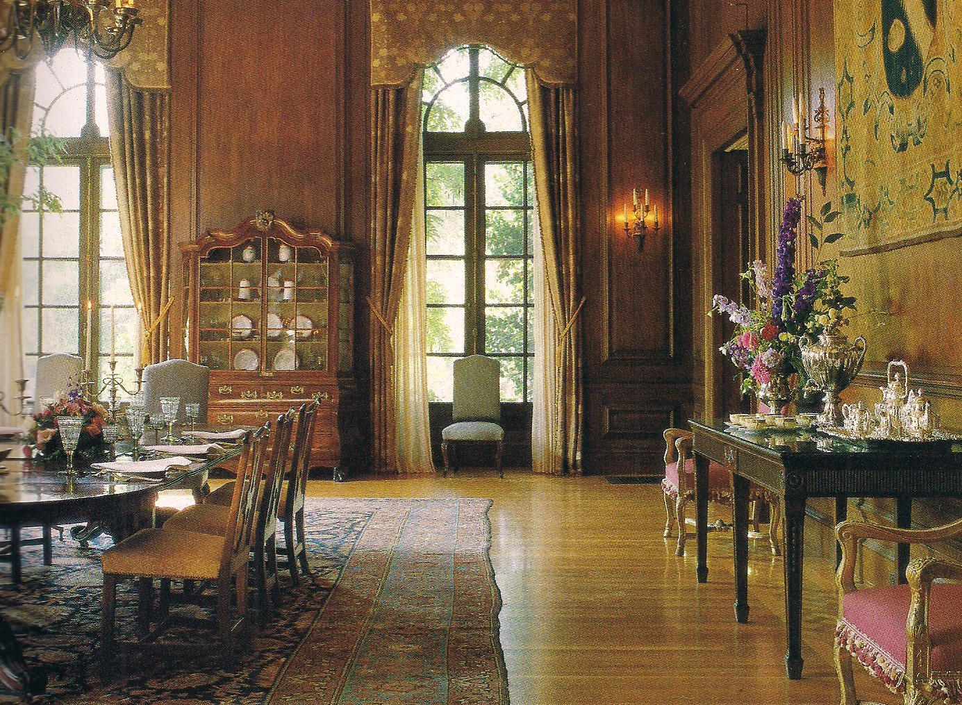 The Devoted Classicist: Filoli's Holiday Traditions