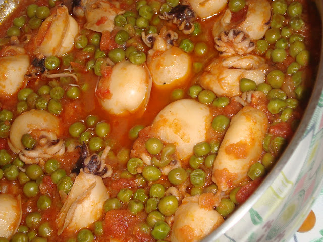 Receitas de Portugal: Choquinhos guisados com ervilhas