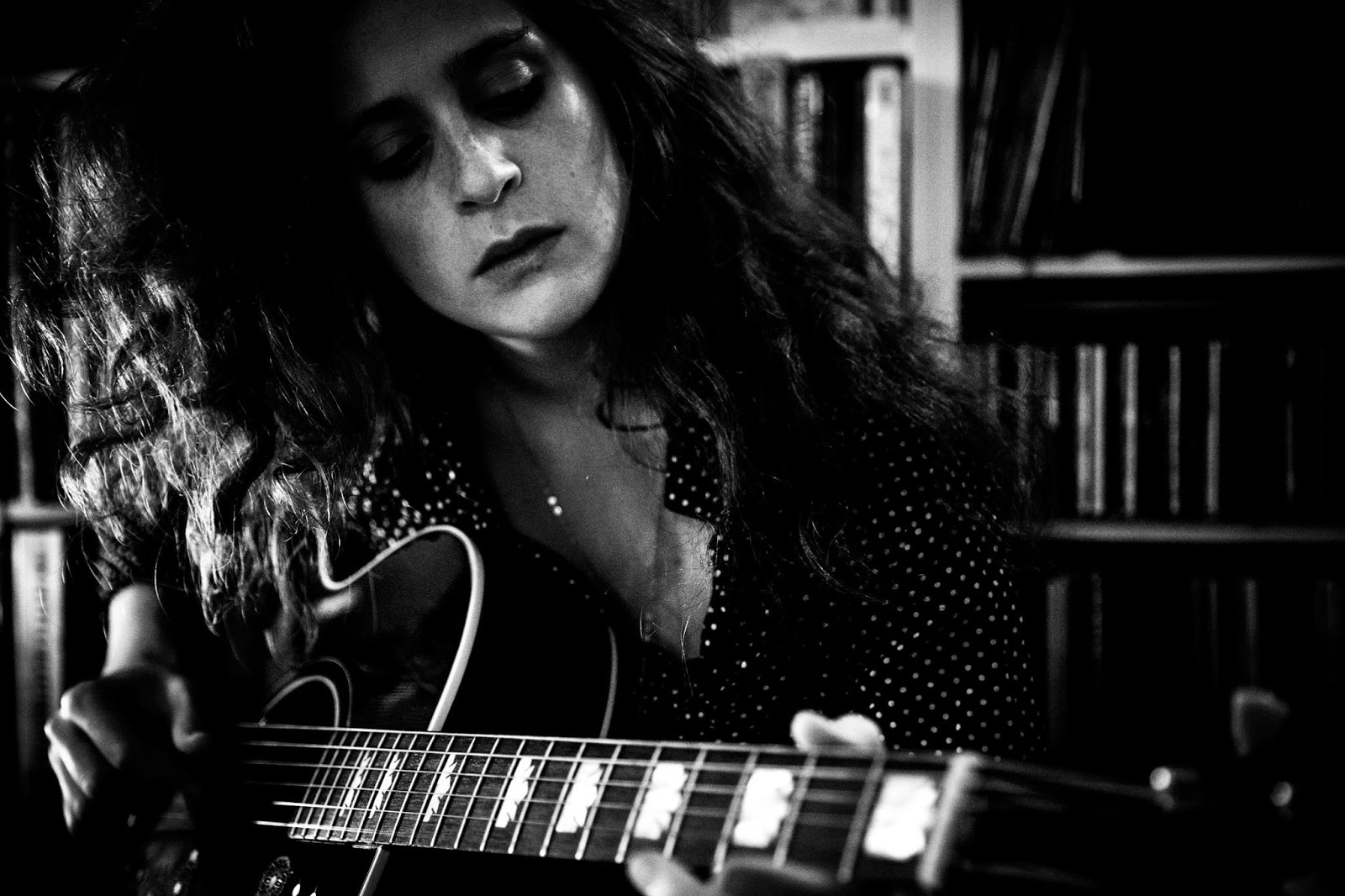 BAZAR MUSIC: Margot Cotten & The Bee's Knees: "Il ne faut pas croire ...