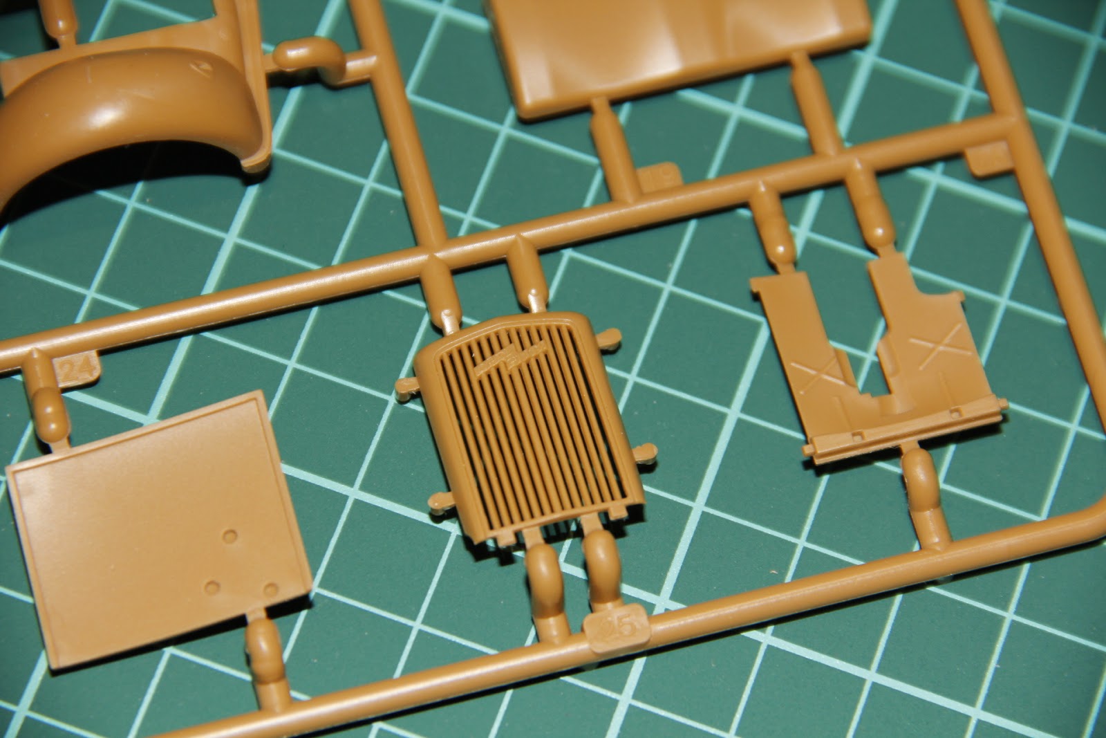 ICM 1/35 Typ 2,5-32 (1,5to) (35401) - DetailScaleView