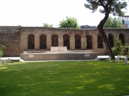 Rome the Second Time: Rome War Cemetery - an isolated reminder of World ...